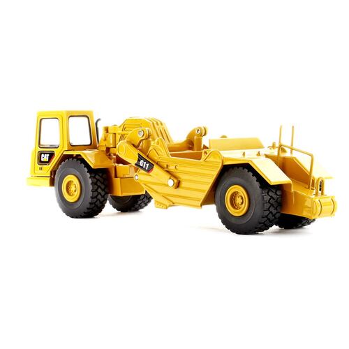 1:64 Cat Wheel Tractor 611 Scraper Diecast Large