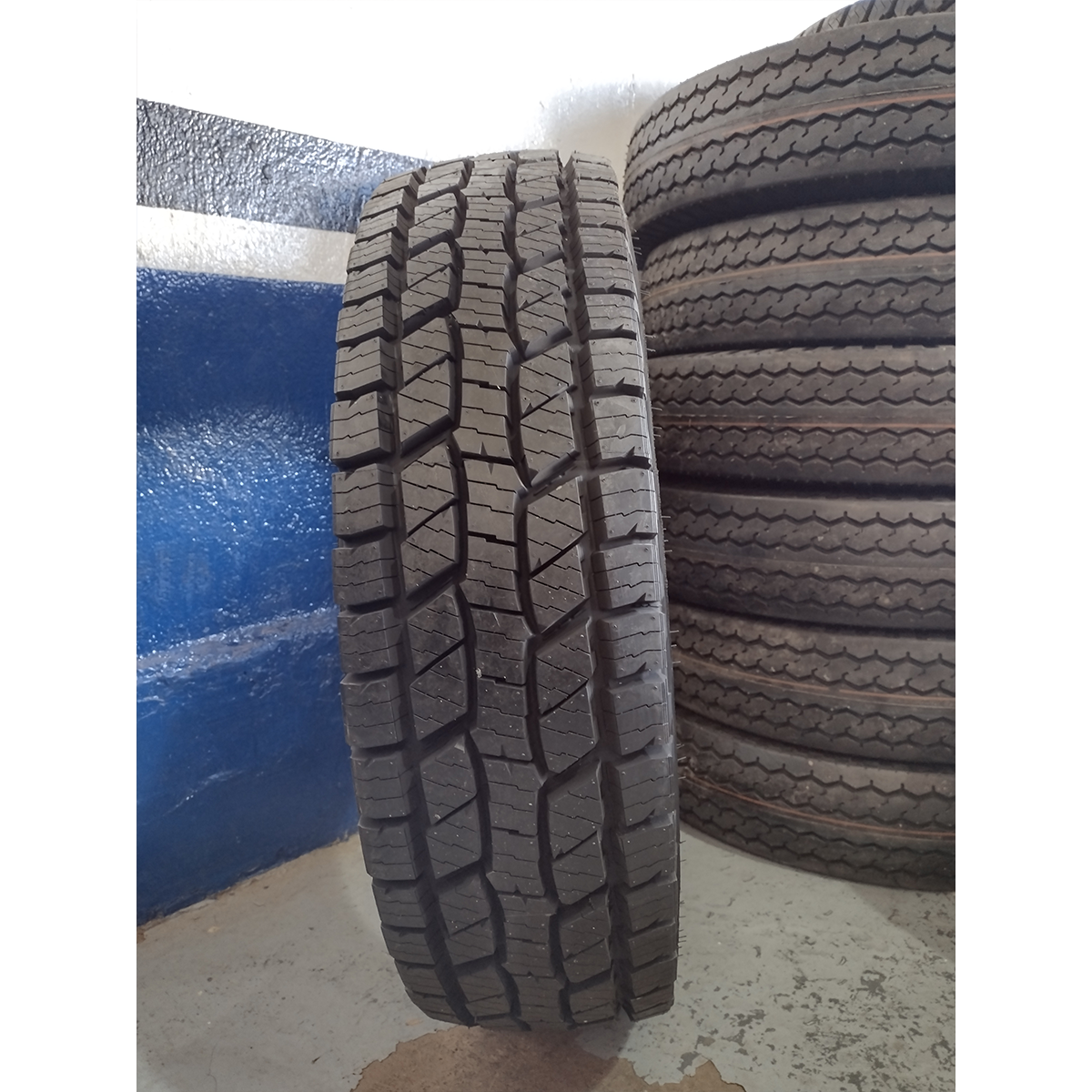 LLANTA 235/80R17 LAUFENN LC01 LT10C HANKOOK 120/117R.
