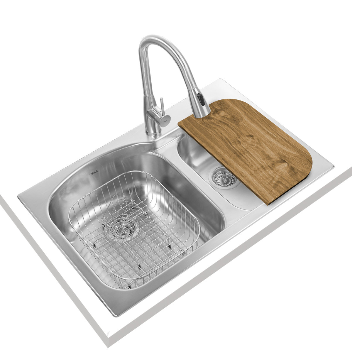 Combo Tarja Empotre y Monomando Teka Tekaway DM 33.22 2C 9 MJ de 84 cm.