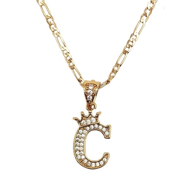 Cadena y dije de brillos con corona de oro laminado letra "C"