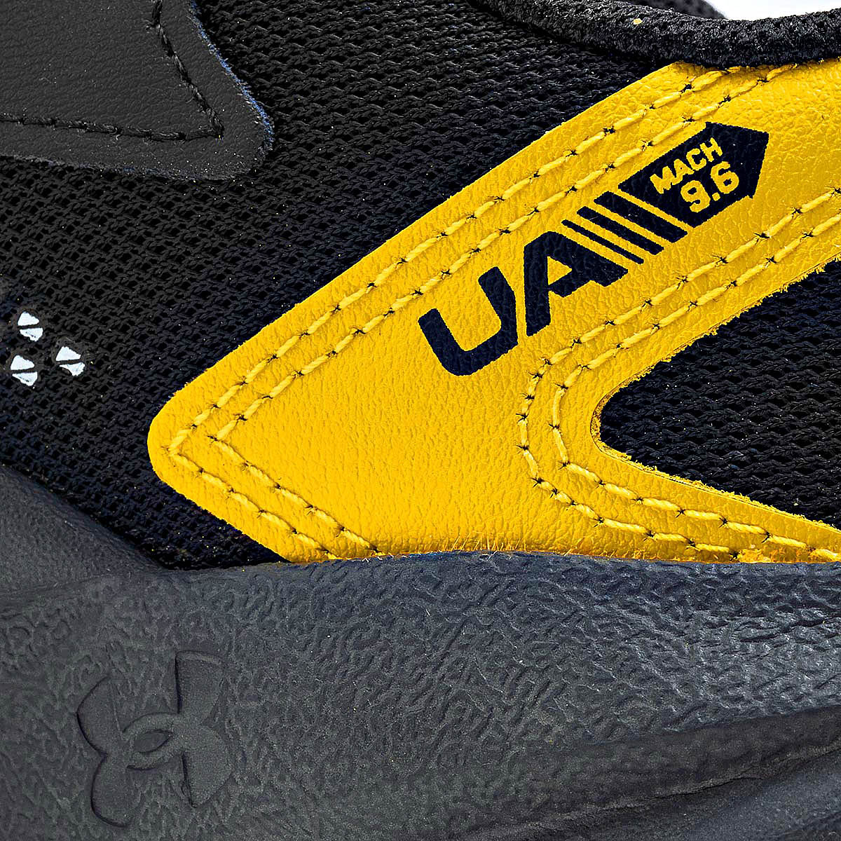 TENIS DEPORTIVO UA BGS Scramjet 6 UNDER ARMOUR PARA MUJER COLOR NEGRO ...